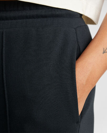 Converse Clothing: Streetwear & Lifestyle. Converse.com