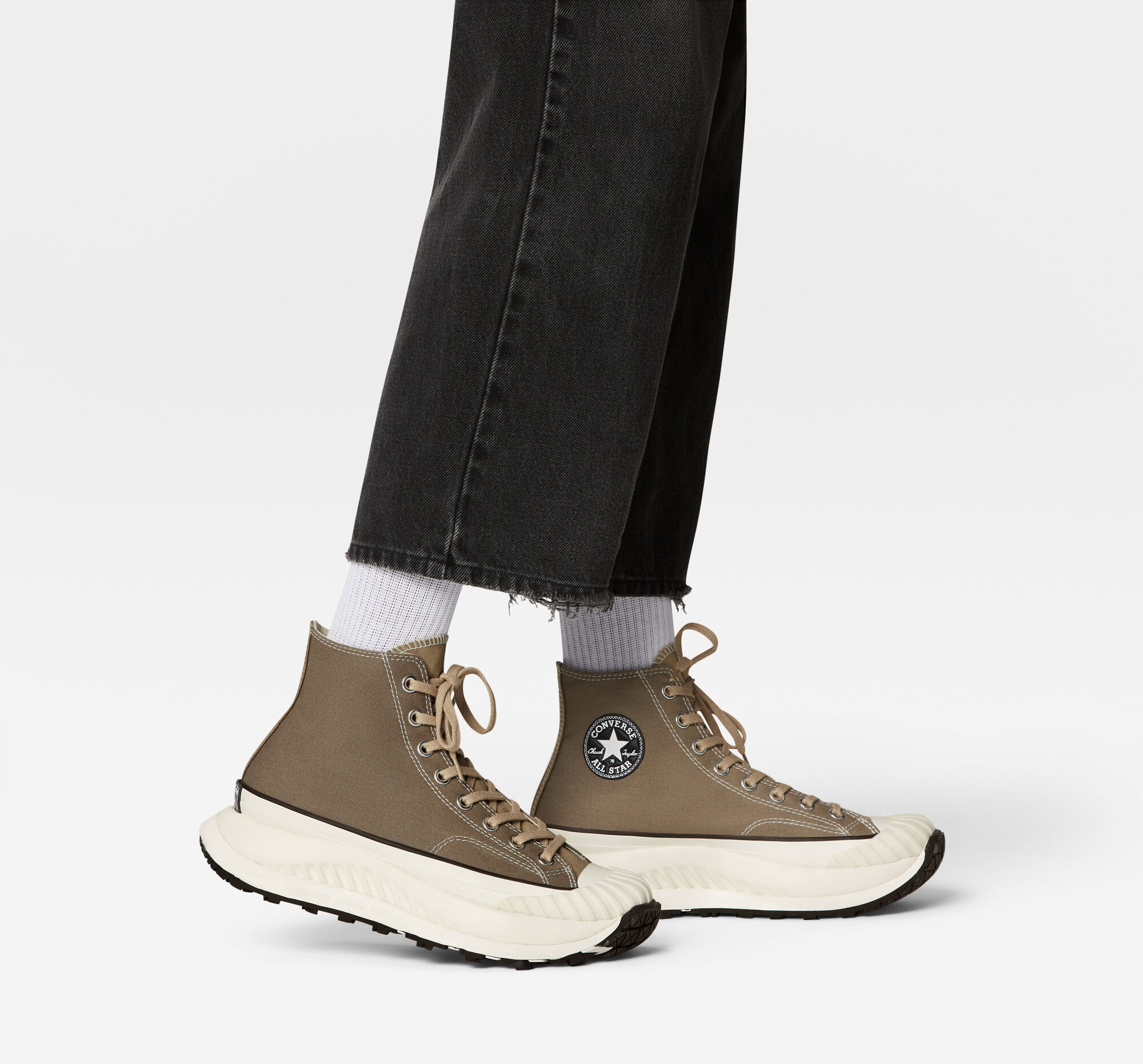Chuck 70 AT-CX Unisex High Top Shoe. Converse.com