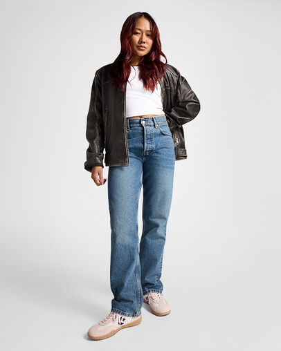 Low Top Shoes & Sneakers - Classics & New Styles. Converse.com