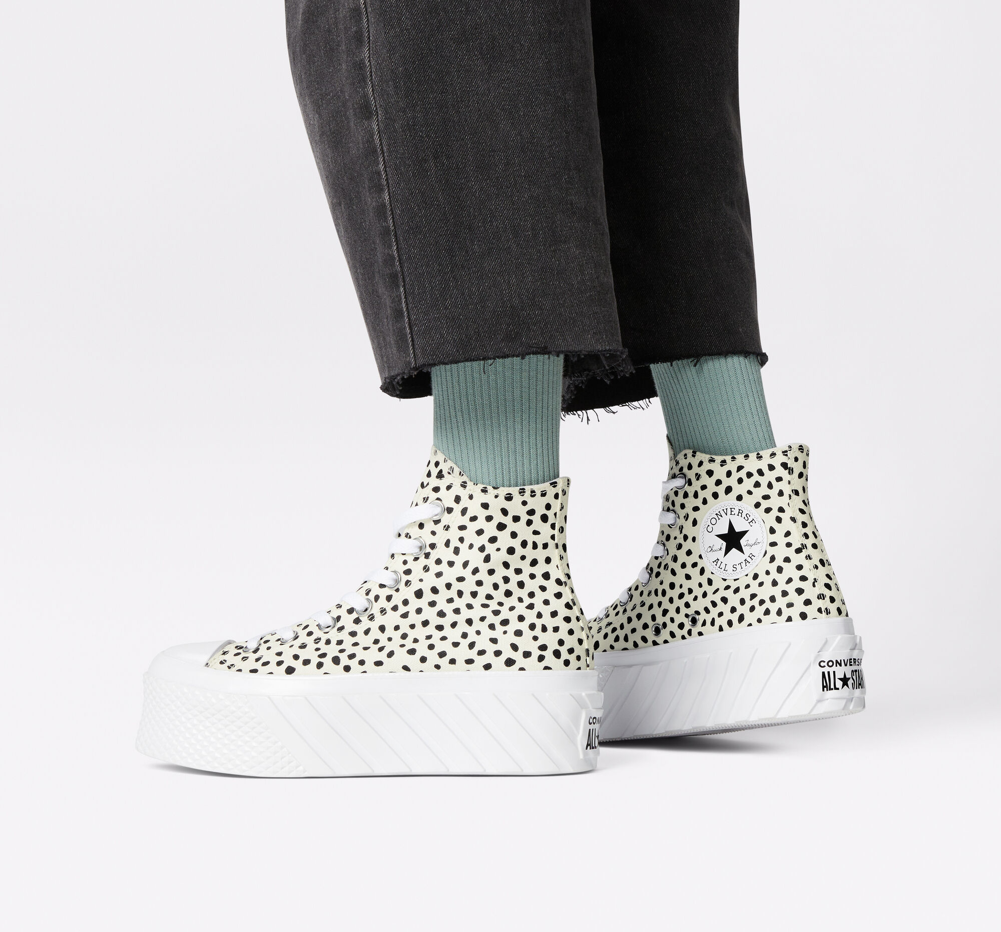 Chuck Taylor All Star Lift 2X Platform Welcome to the Wild Women's High ...