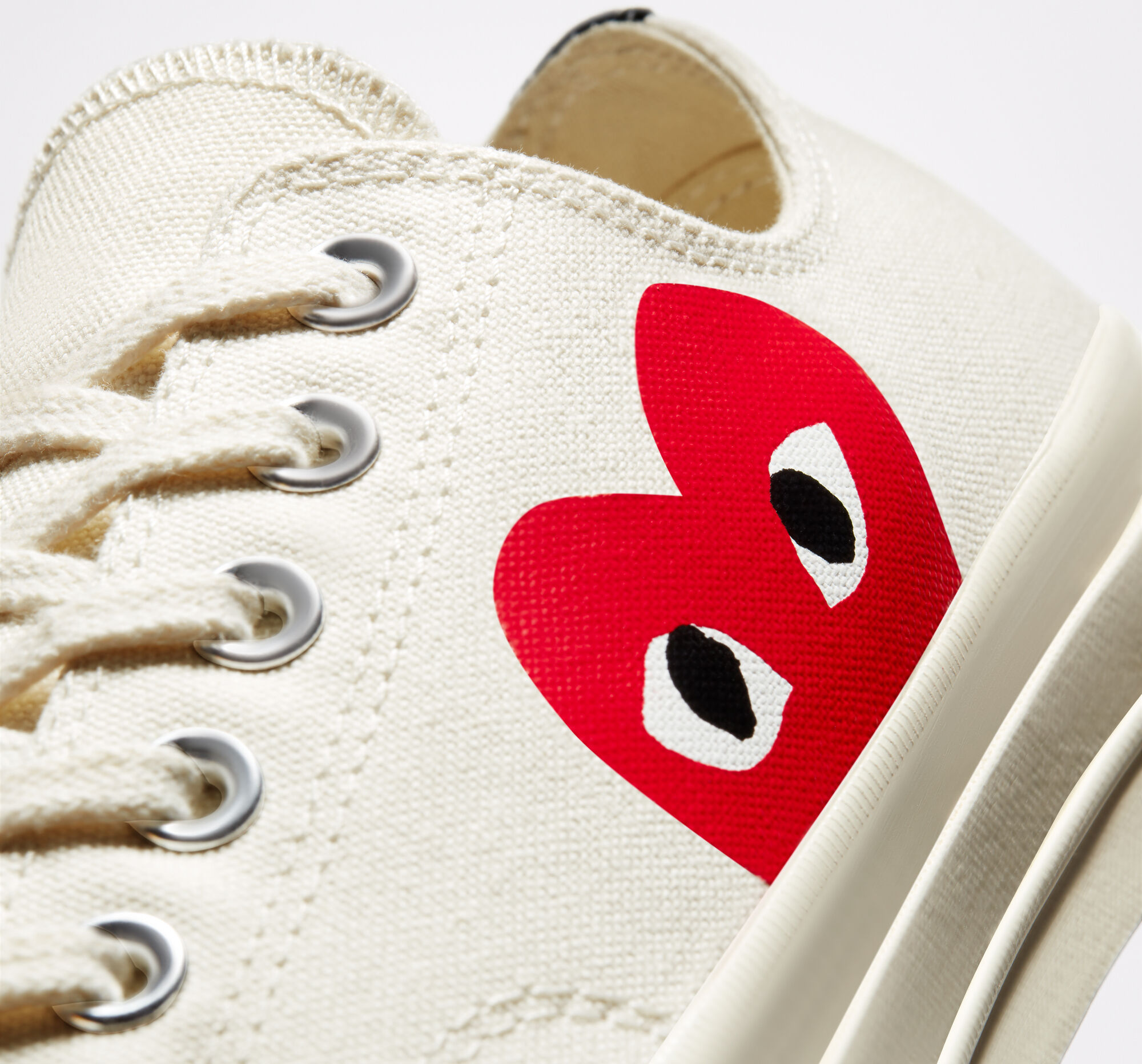 Converse x Comme des Garçons PLAY Chuck 70 Unisex Low-Top Shoe ...