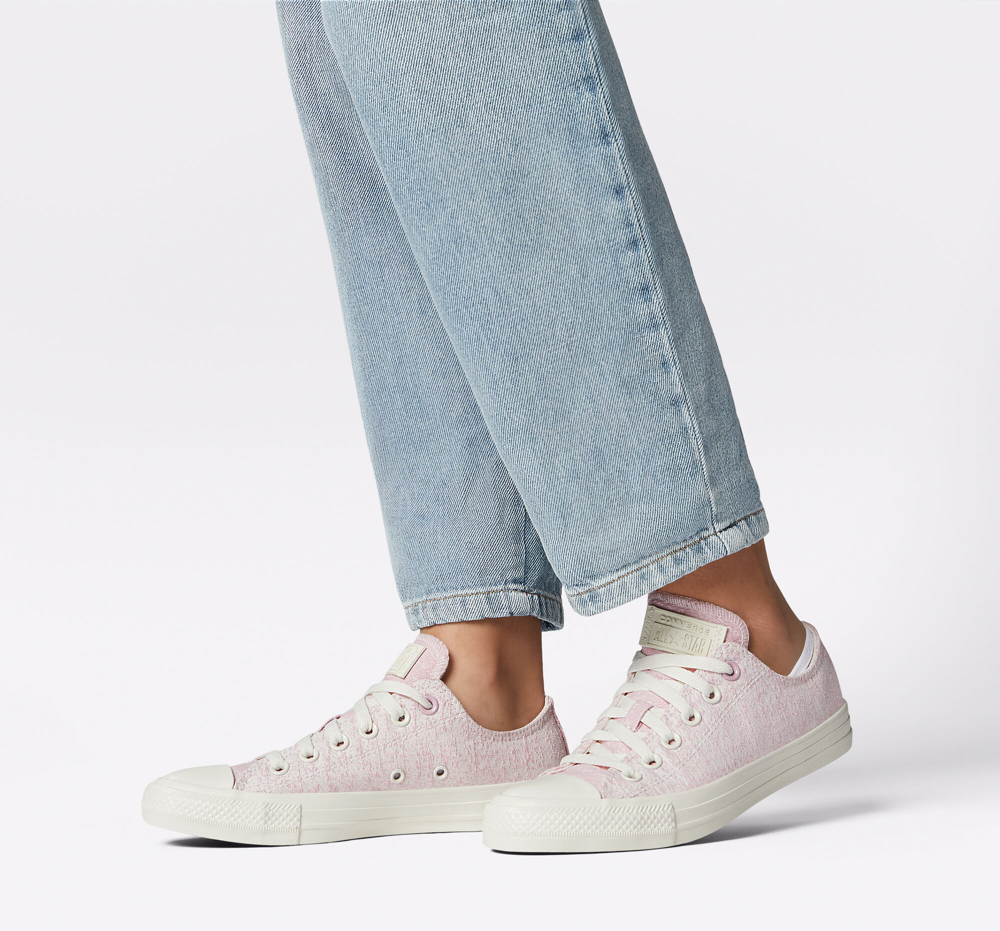 Chuck Taylor All Star Hybrid Texture Women's Low-Top Shoe. Converse.com