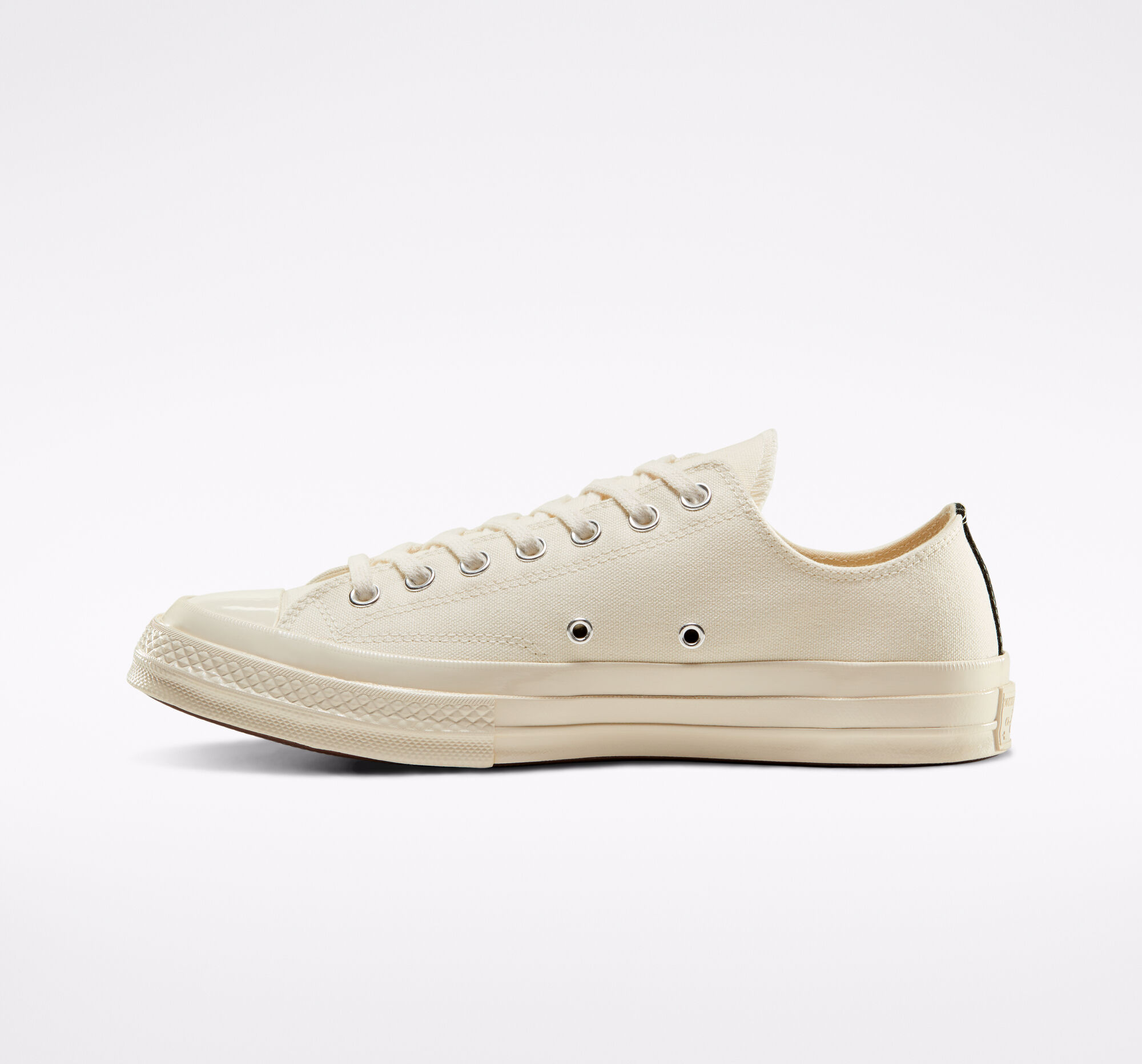 Converse x Comme des Garçons PLAY Chuck 70 Unisex Low-Top Shoe ...